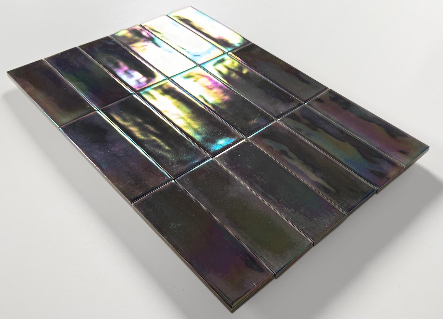 Iris Gold Black | Mayolica